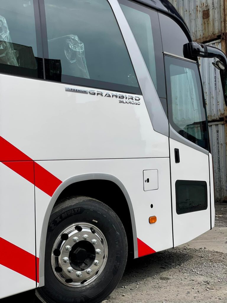 KIA Grandbird K47 , mã sản phẩm : KN-47H5 , 47 ghế ngồi , động cơ HYUNDAI ( 425 mã lực ) , Model ...