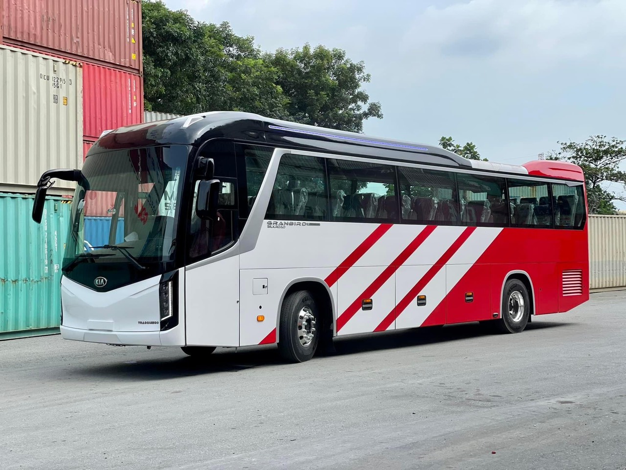 KIA Grandbird K47 , mã sản phẩm : KN-47H5 , 47 ghế ngồi , động cơ HYUNDAI ( 425 mã lực ) , Model ...